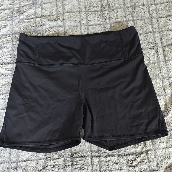 Athleta | Shorts | Athleta 5 Lightning Bike Short | Poshmark